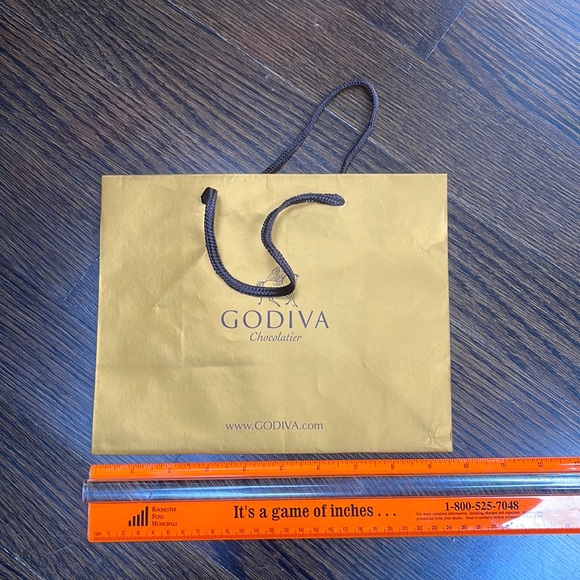 Godiva | Other | Godiva Gift Bag See Pics For Size Cn Be Free With ...